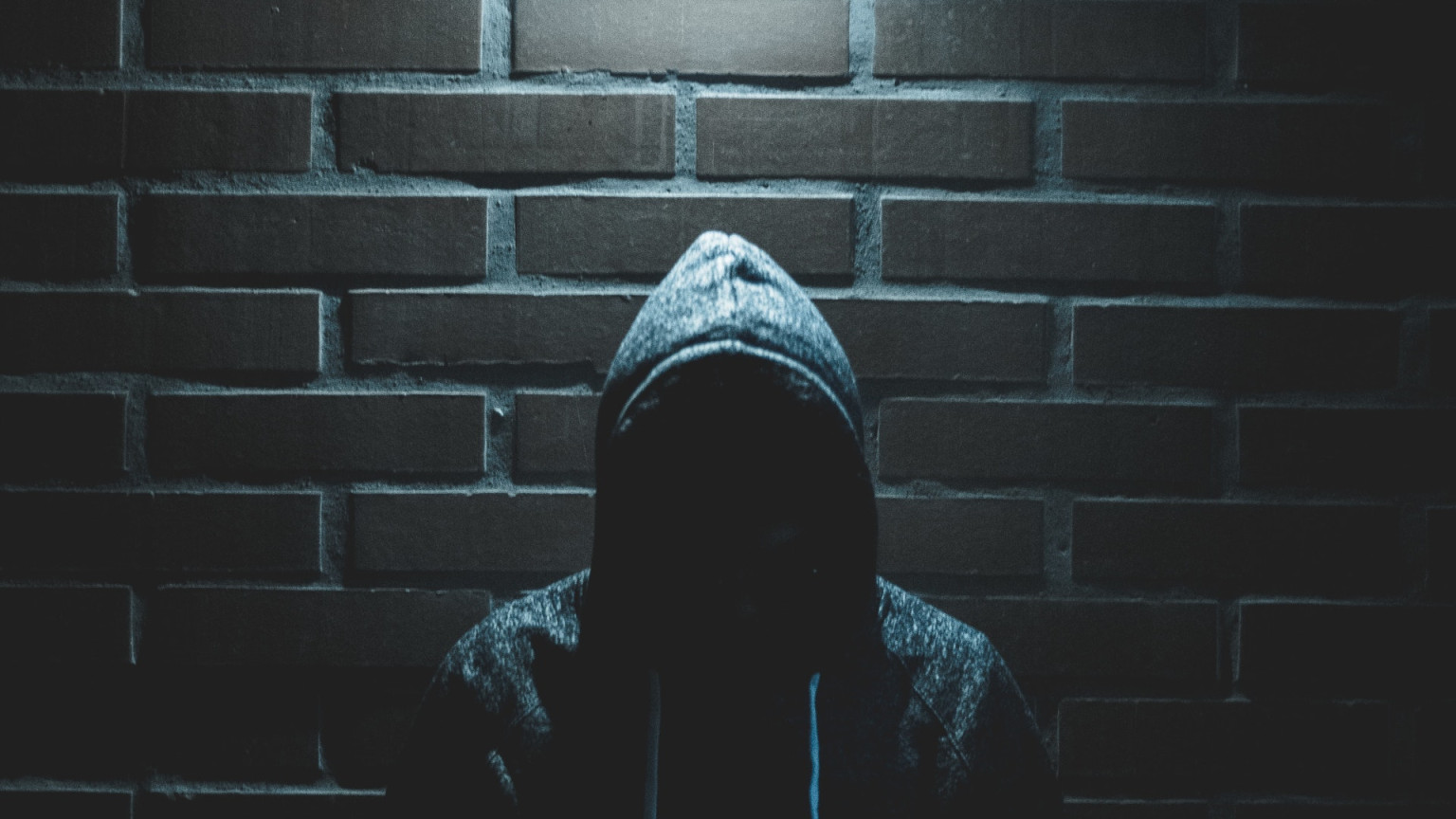 Perigos da internet: pessoas potencialmente perigosas ou predadores ...