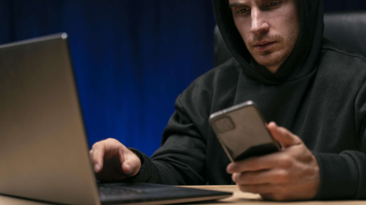Como saber se tem algum aplicativo me espionando? Atualize essa ...